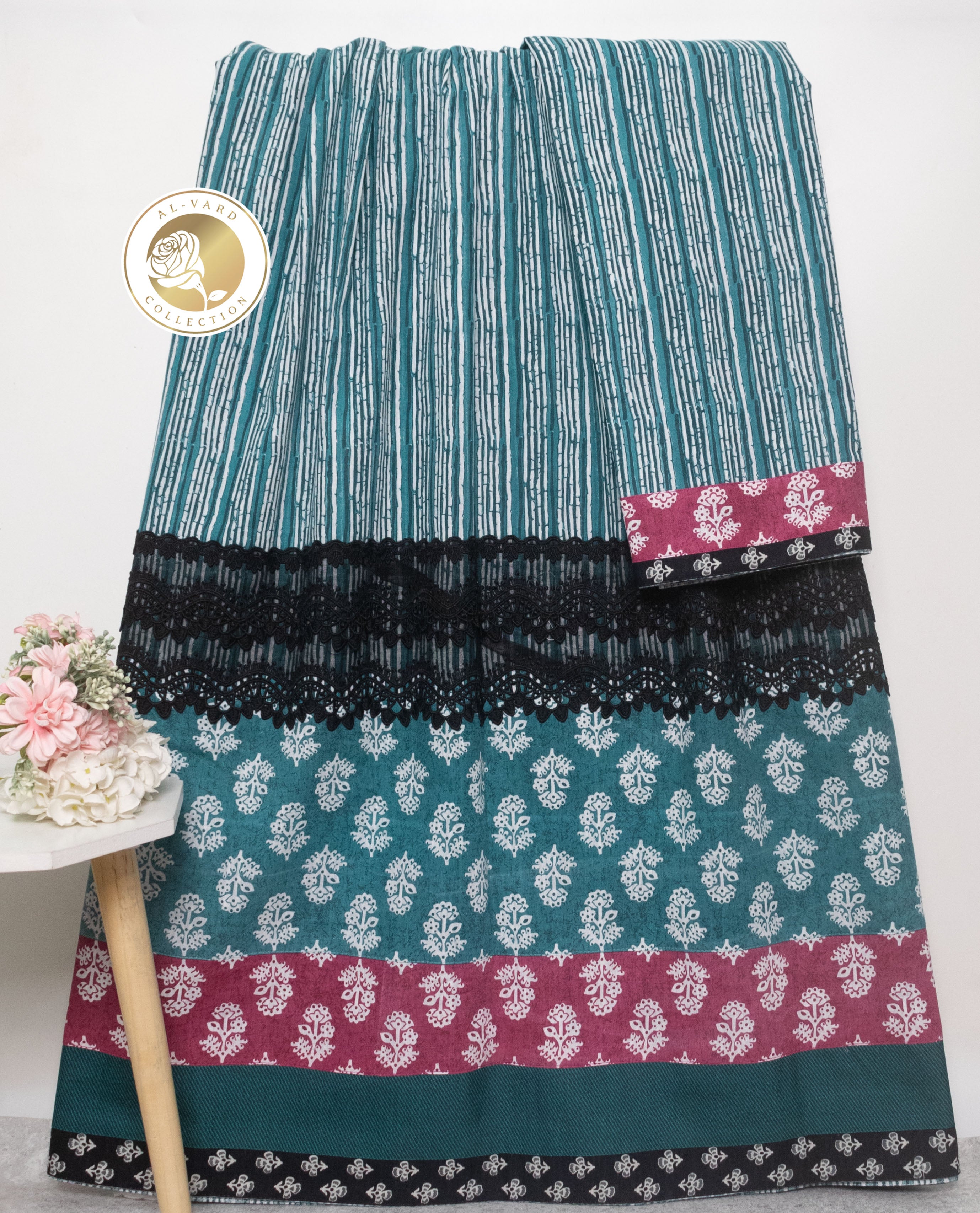 Dark Green Batik Rida With Smart Batik Panel & Lace – AL-Vard Collection