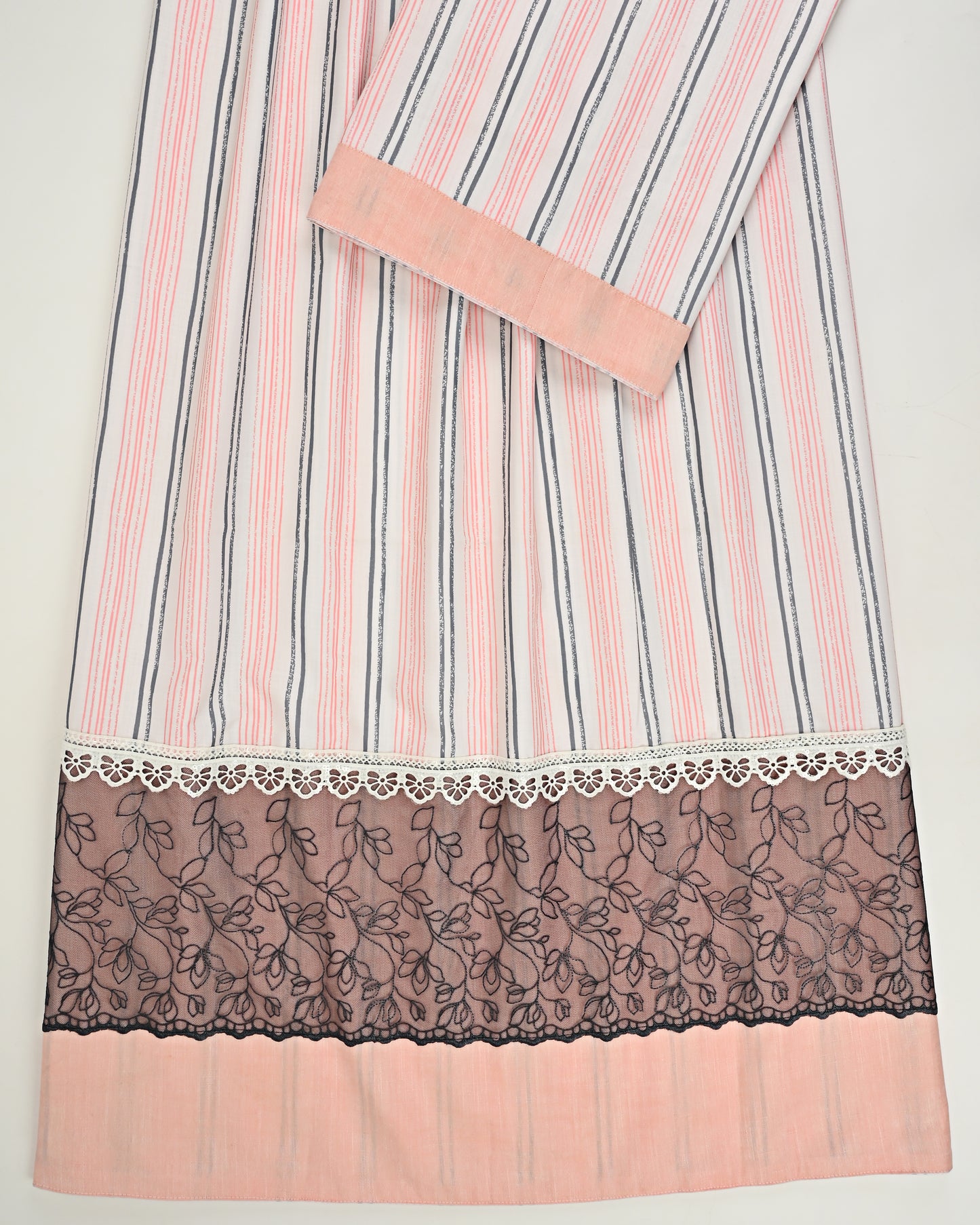Off White Base Multi Lining Rida With Smart Lace & Panel – AL-Vard ...