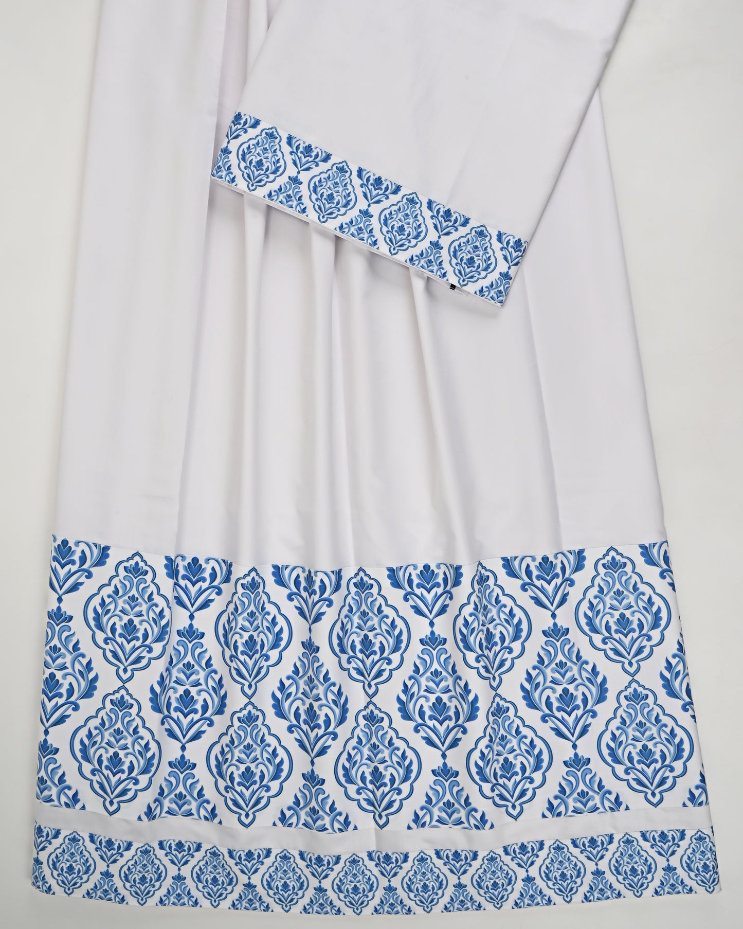 White Ohbat Rida With Smart Blue Printed Panel – AL-Vard Collection