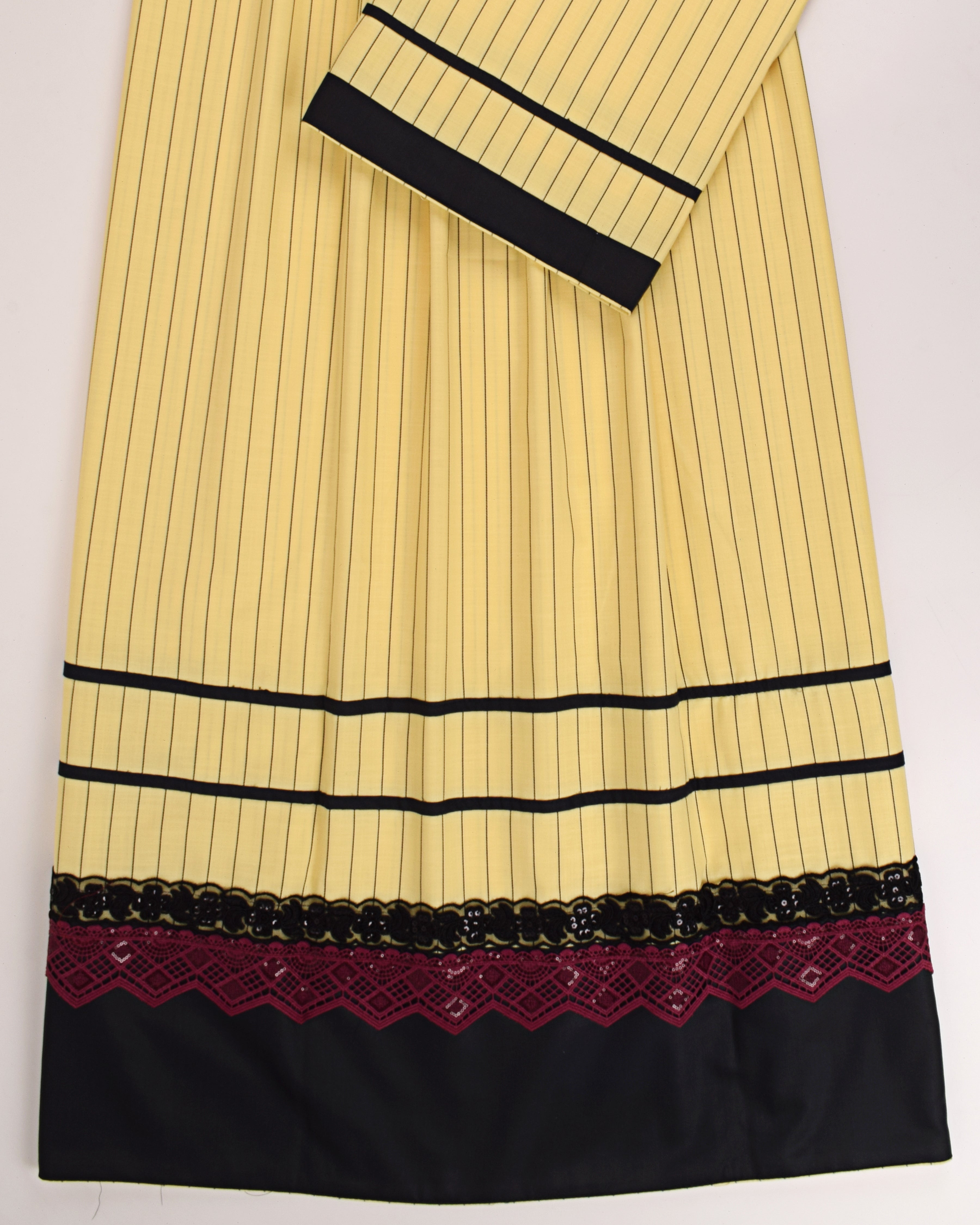 Mango Black Lining Rida With Smart Dark Panel & Lace – AL-Vard Collection