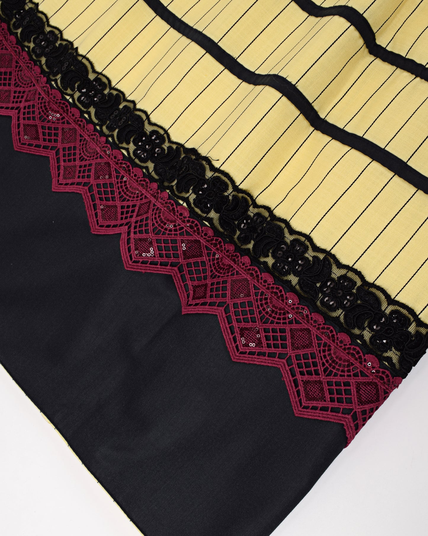 Mango Black Lining Rida With Smart Dark Panel & Lace – AL-Vard Collection